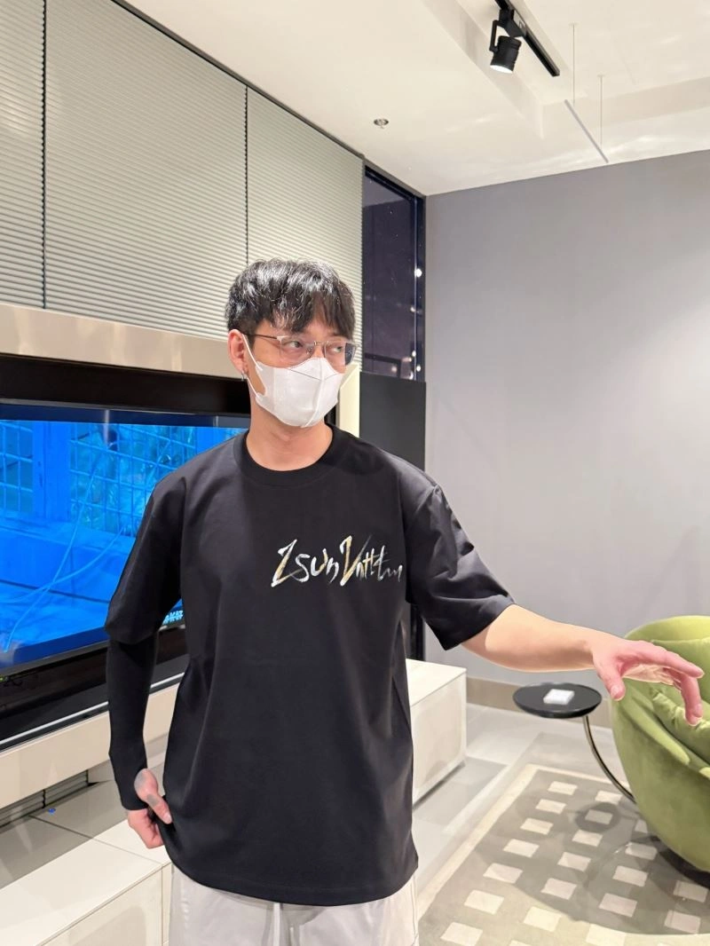 Real Louis Vuitton T-Shirts