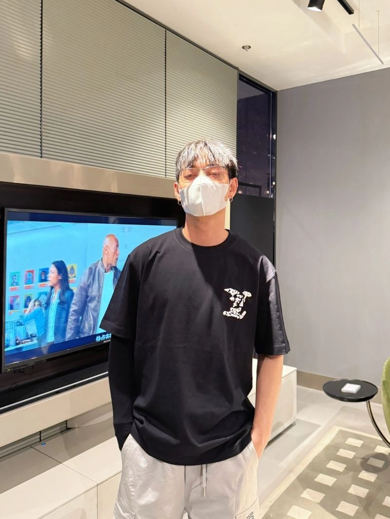 Inexpensive Louis Vuitton T-Shirts