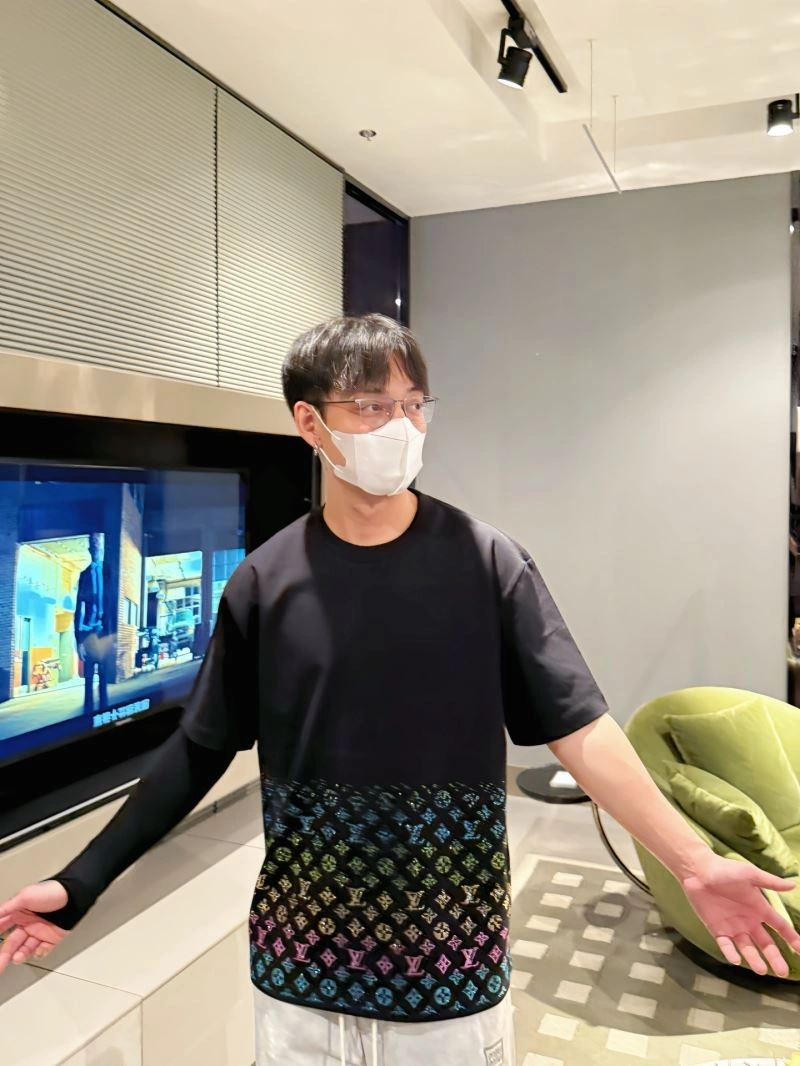 Value-priced Louis Vuitton T-Shirts