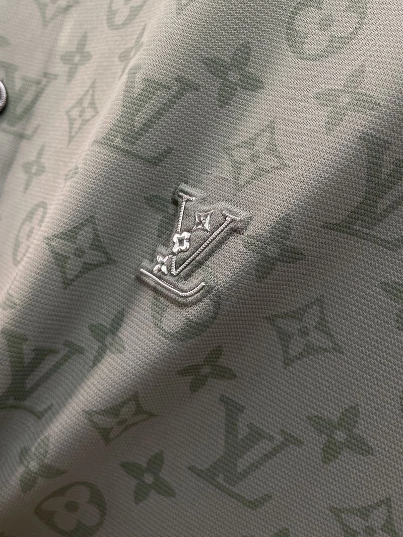 Accurate model Louis Vuitton T-Shirts
