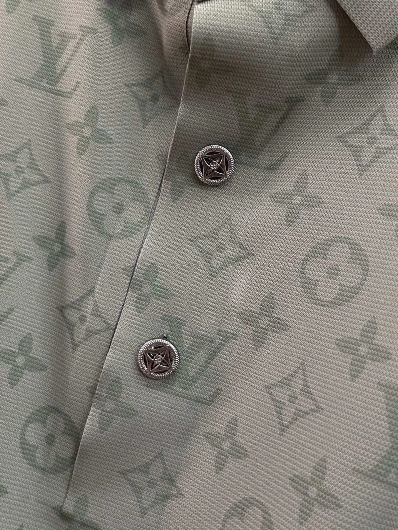 Accurate model Louis Vuitton T-Shirts
