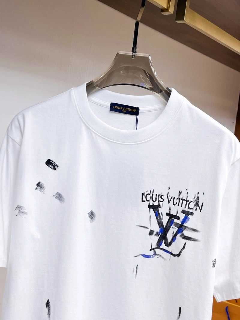 Indistinguishable Louis Vuitton T-Shirts