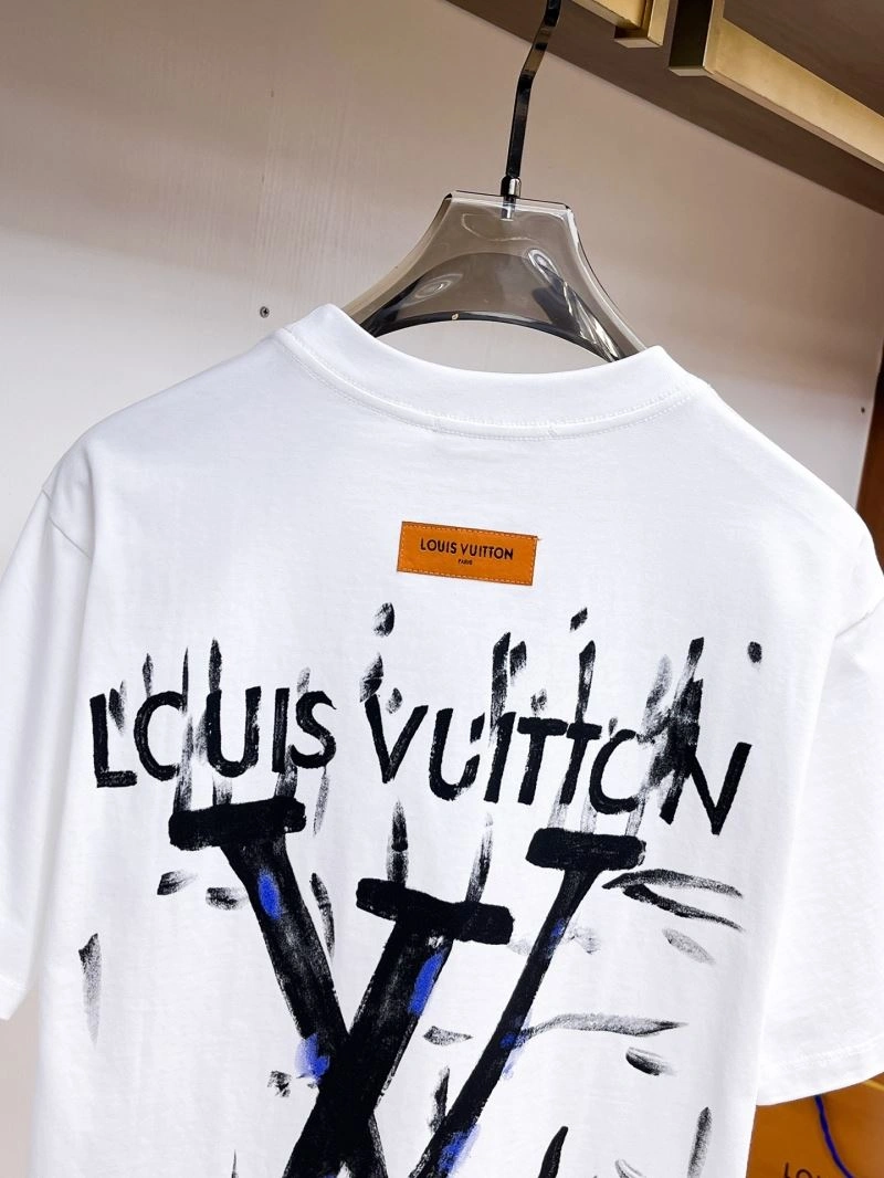 Indistinguishable Louis Vuitton T-Shirts