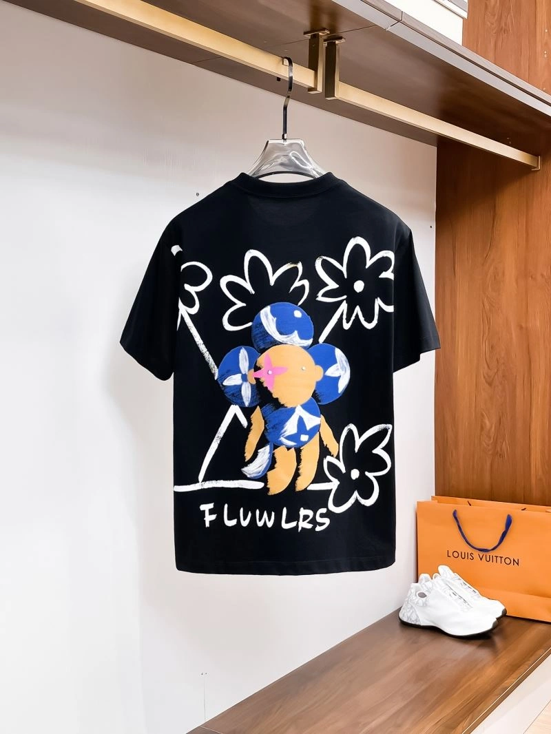 Accurate model Louis Vuitton T-Shirts