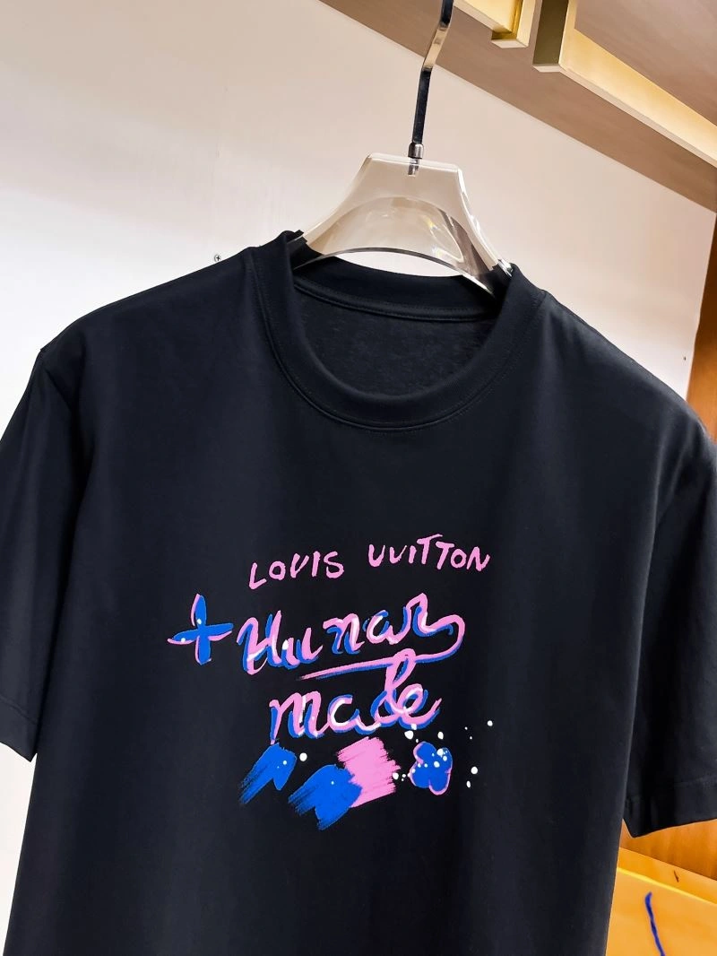 Accurate model Louis Vuitton T-Shirts