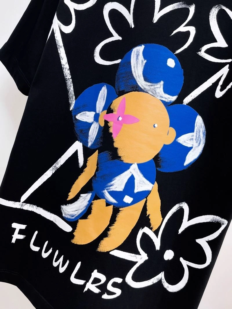 Accurate model Louis Vuitton T-Shirts
