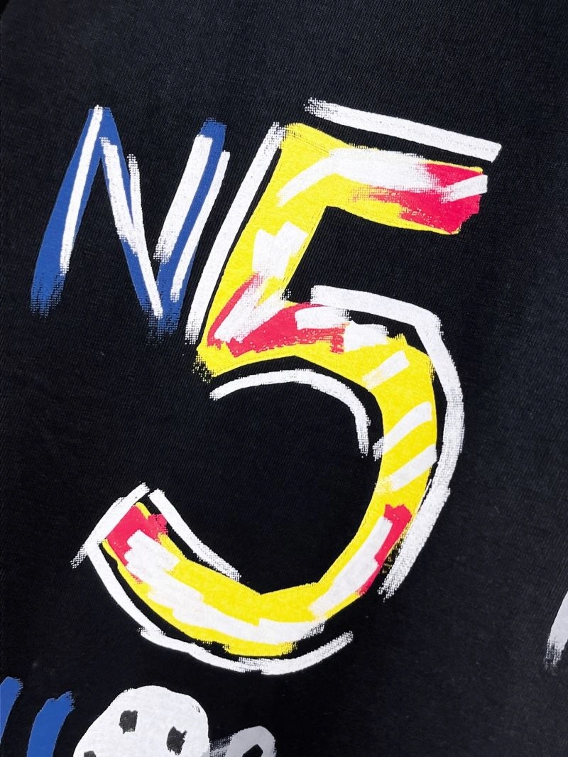 Accurate model Louis Vuitton T-Shirts