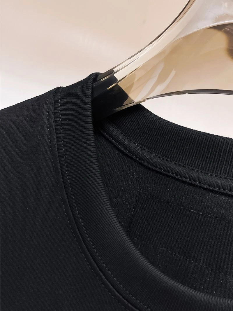 Accurate model Louis Vuitton T-Shirts