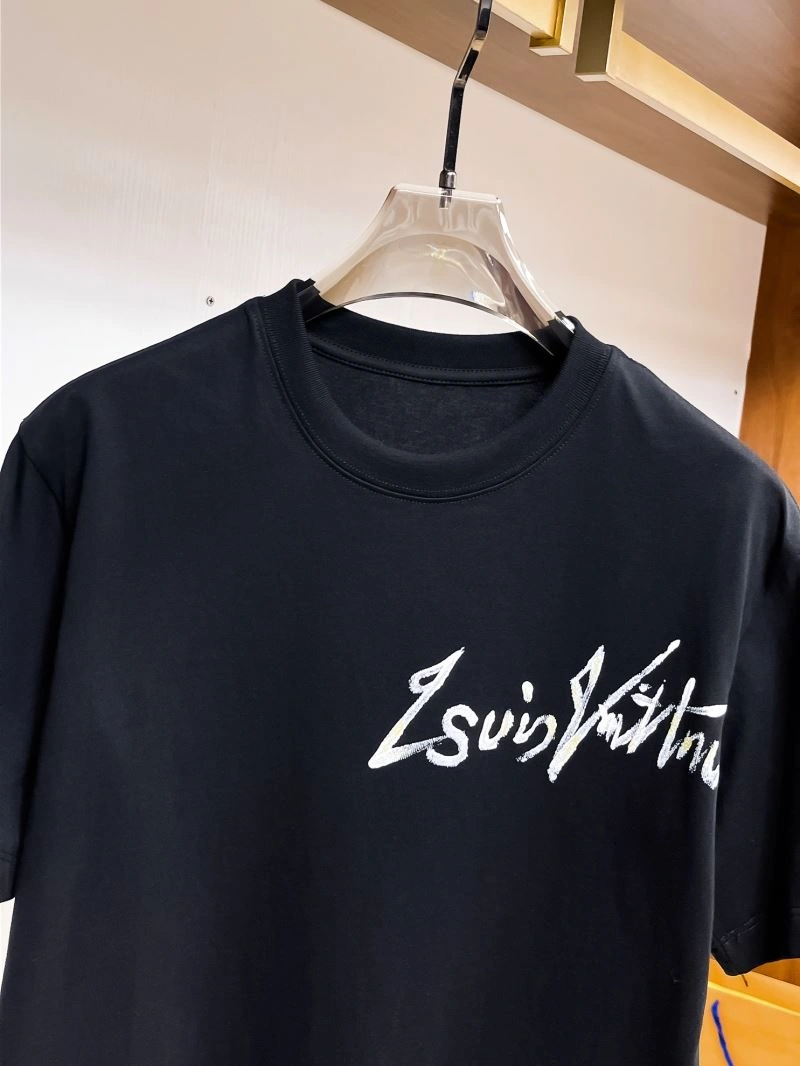 Indistinguishable Louis Vuitton T-Shirts