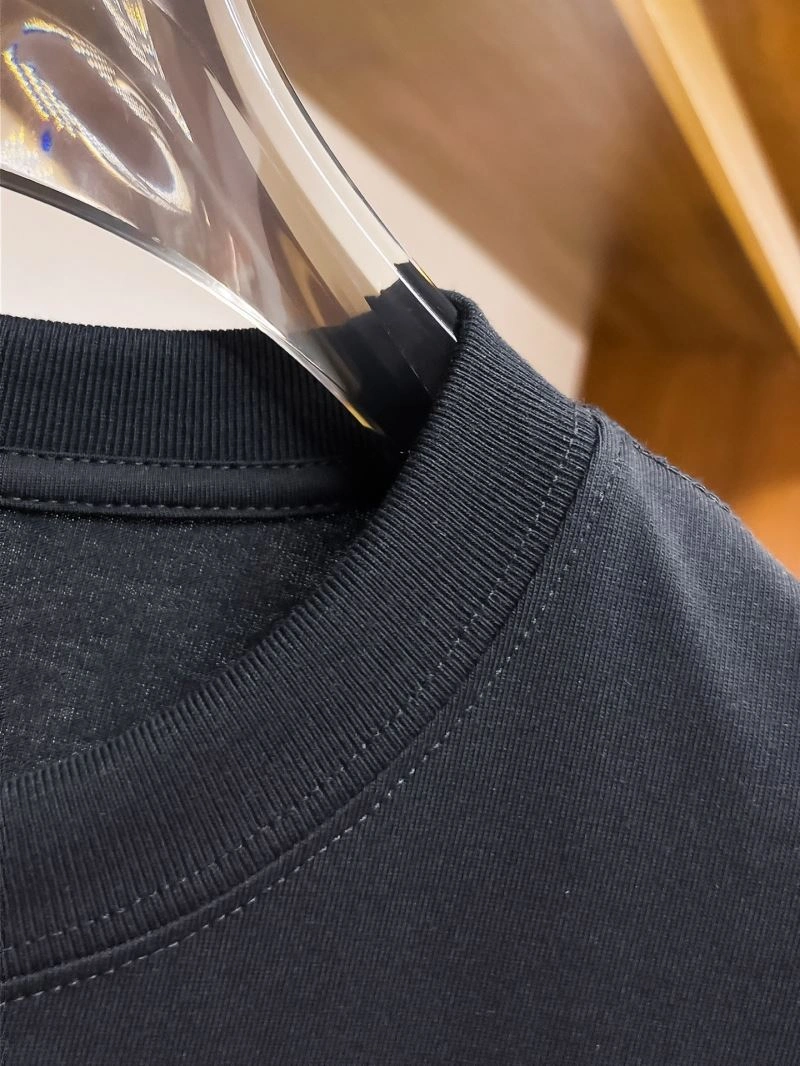 Indistinguishable Louis Vuitton T-Shirts