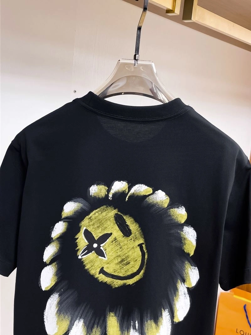 Indistinguishable Louis Vuitton T-Shirts