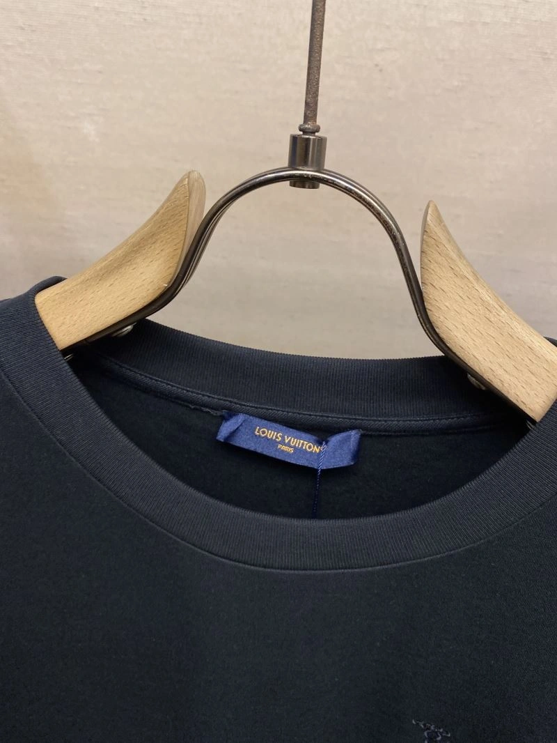 Indistinguishable Louis Vuitton T-Shirts