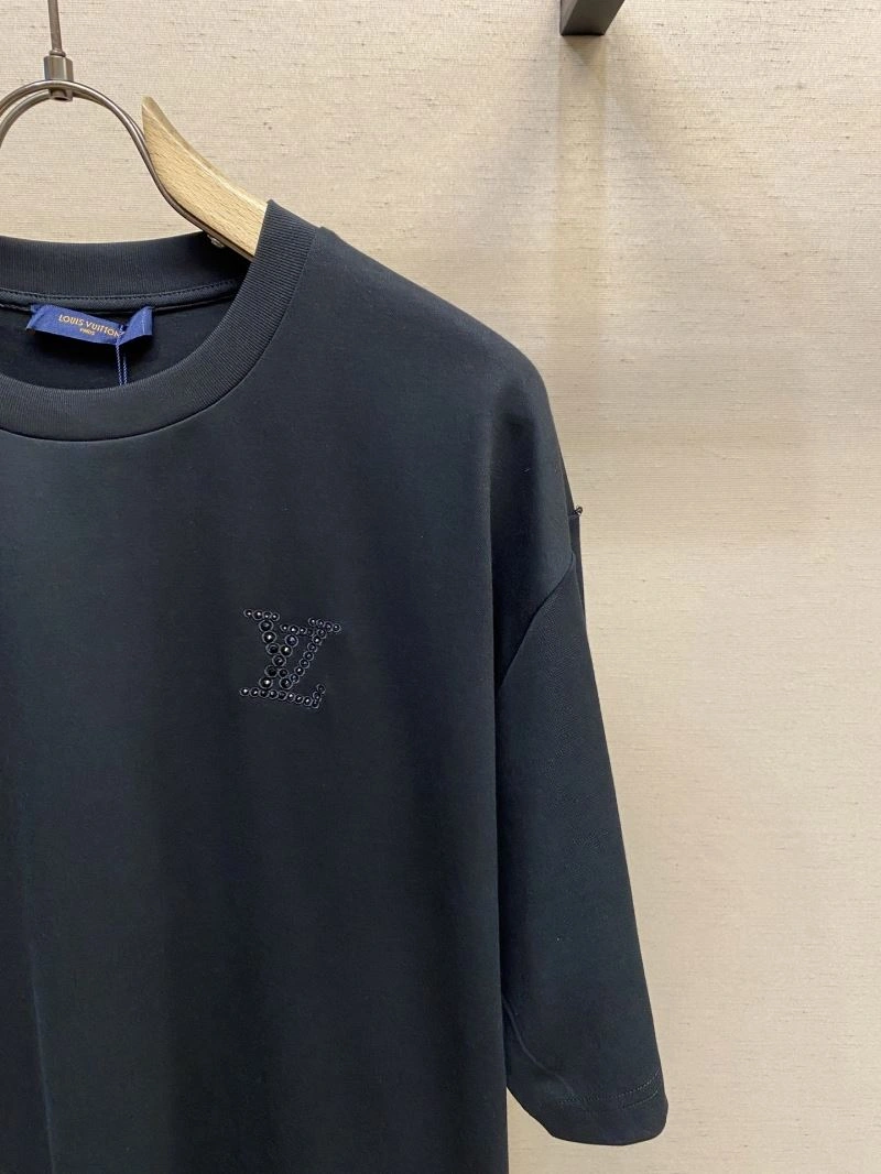 Indistinguishable Louis Vuitton T-Shirts