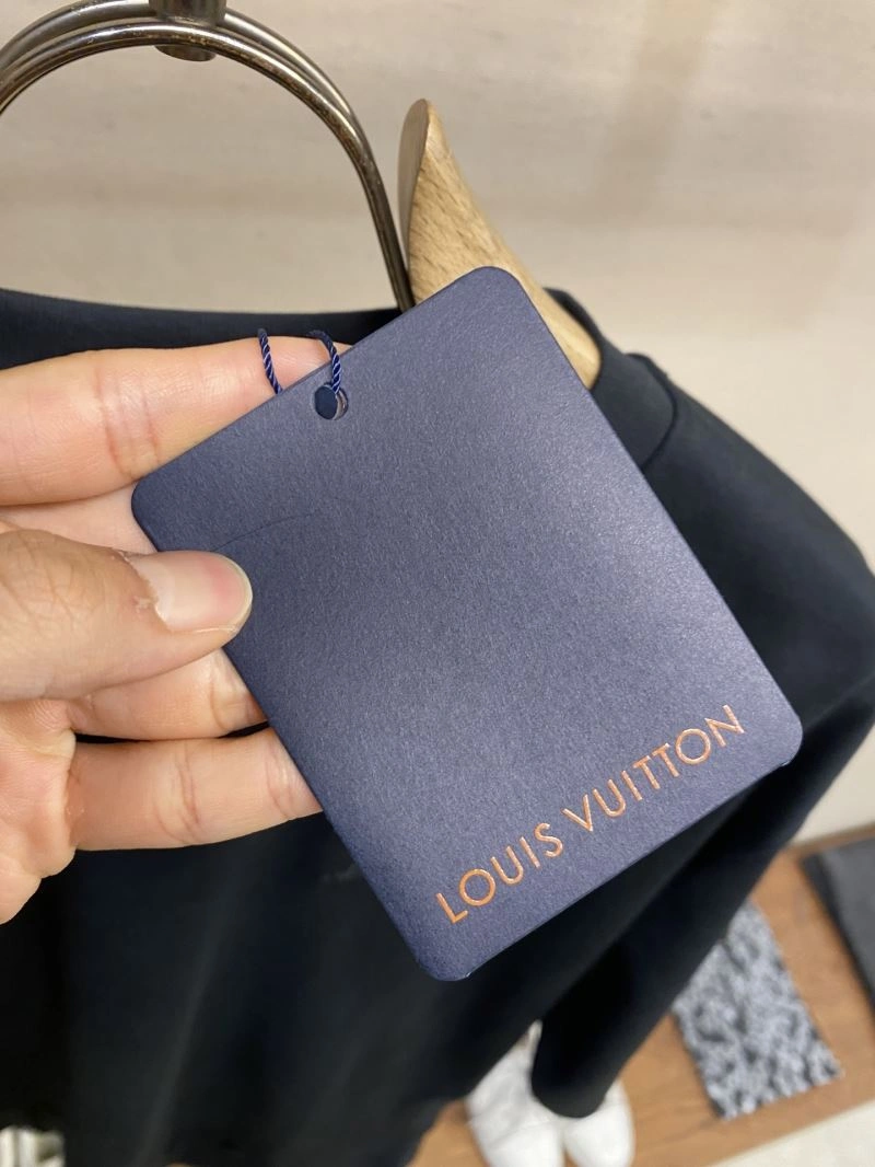 Indistinguishable Louis Vuitton T-Shirts