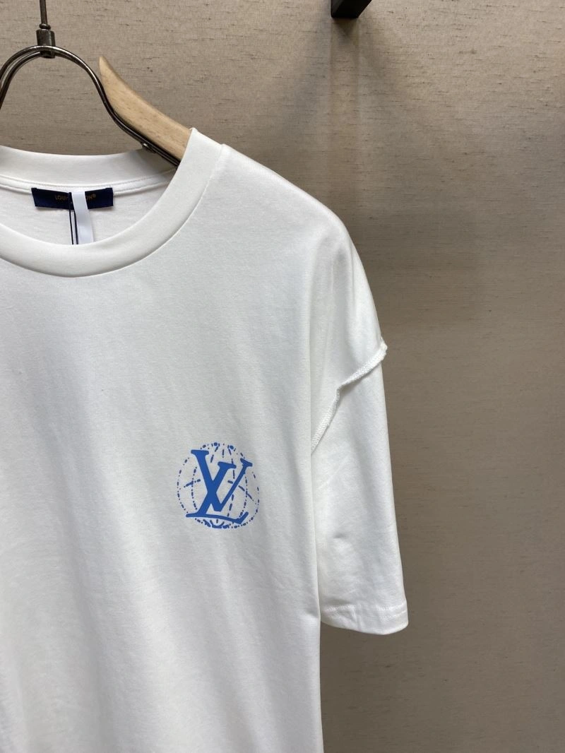 Accurate model Louis Vuitton T-Shirts