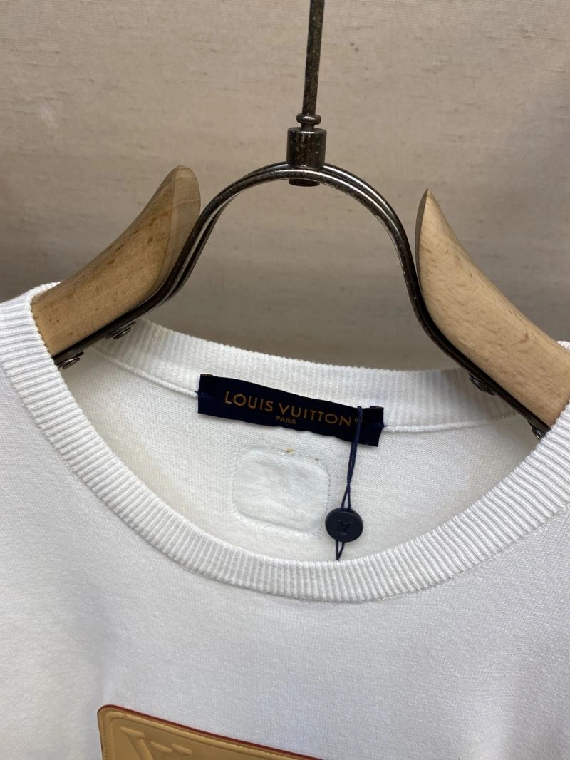 Accurate model Louis Vuitton T-Shirts
