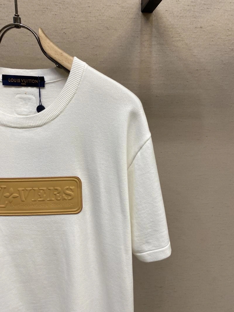 Accurate model Louis Vuitton T-Shirts