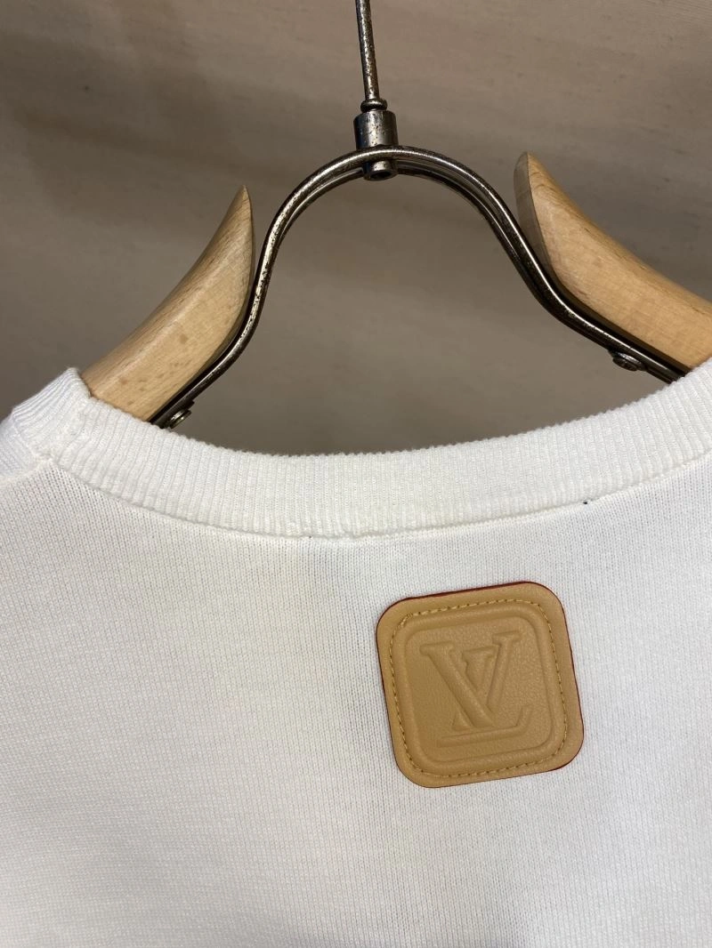 Accurate model Louis Vuitton T-Shirts