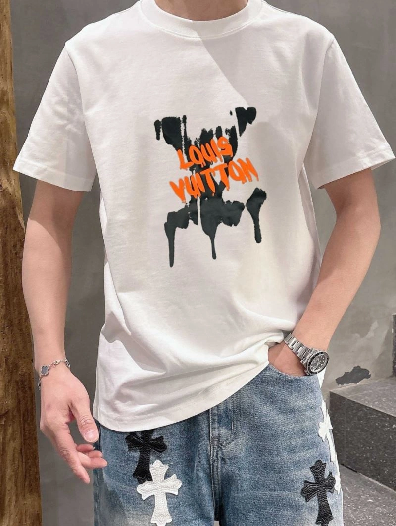 Accurate model Louis Vuitton T-Shirts