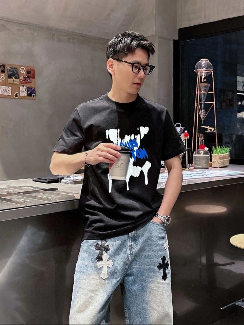 Indistinguishable Louis Vuitton T-Shirts