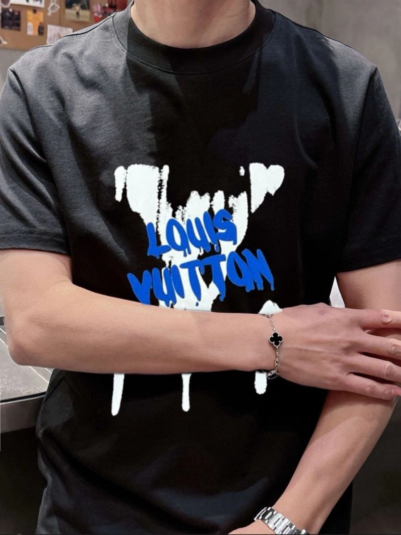 Indistinguishable Louis Vuitton T-Shirts