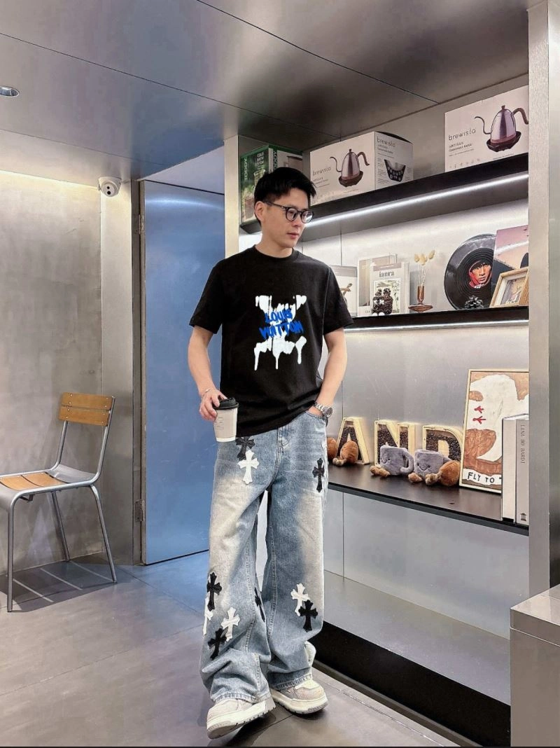 Indistinguishable Louis Vuitton T-Shirts
