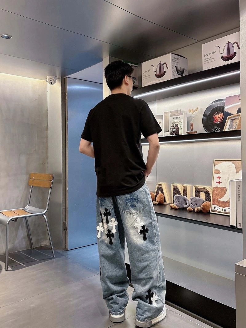 Indistinguishable Louis Vuitton T-Shirts