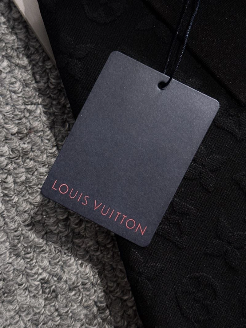 Accurate model Louis Vuitton T-Shirts