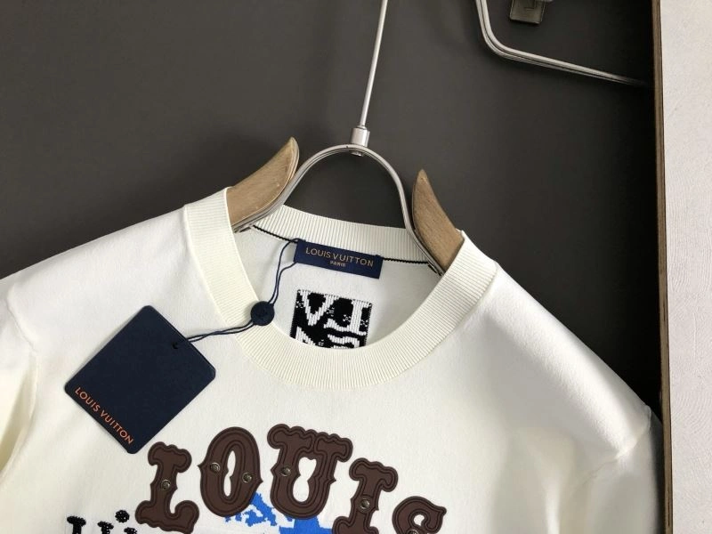 Bargain Louis Vuitton T-Shirts