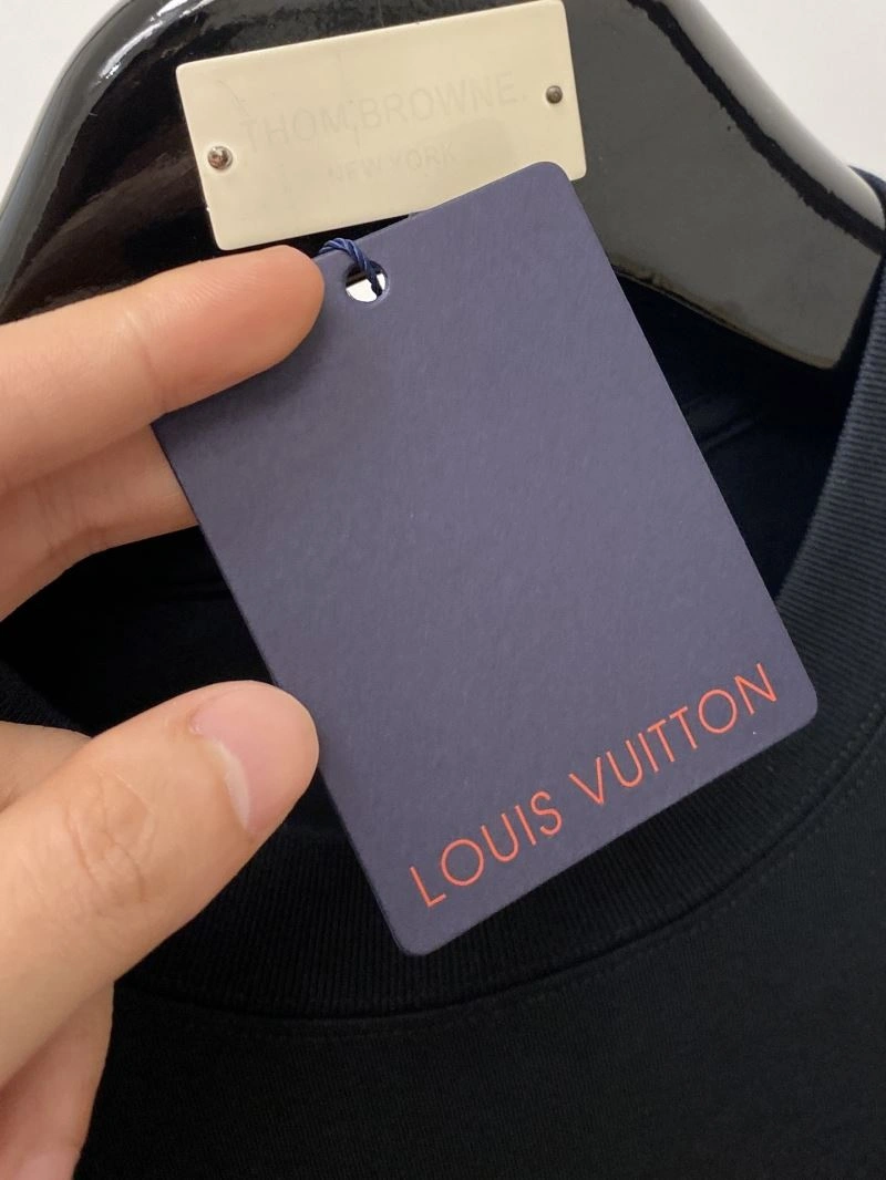 Exact replica Louis Vuitton T-Shirts