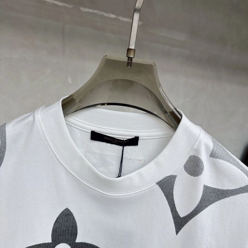 High fidelity Louis Vuitton T-Shirts