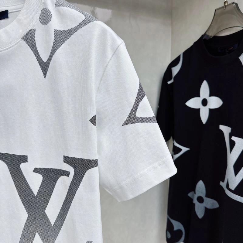 High fidelity Louis Vuitton T-Shirts