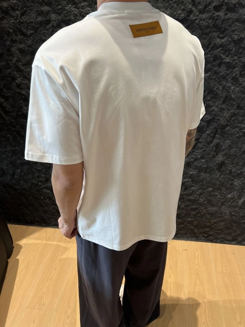 Indistinguishable Louis Vuitton T-Shirts