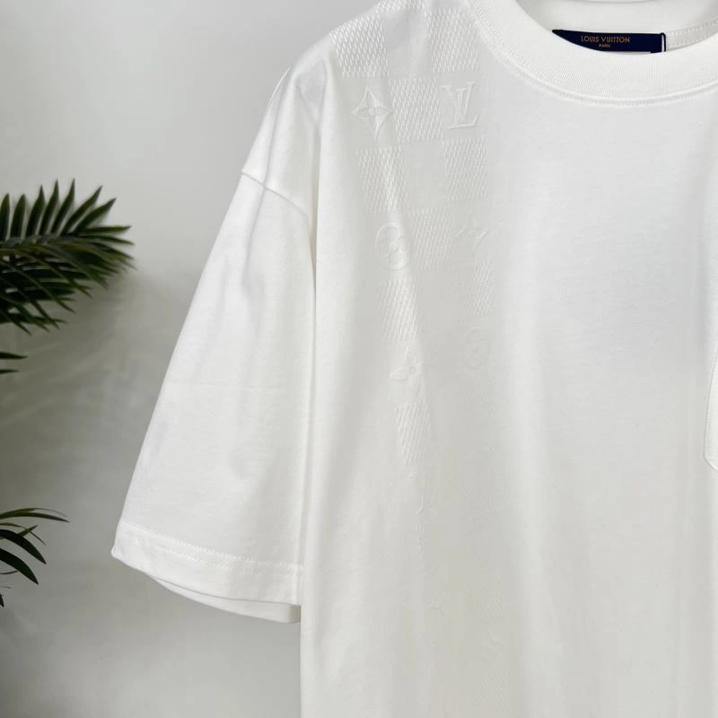 Indistinguishable Louis Vuitton T-Shirts
