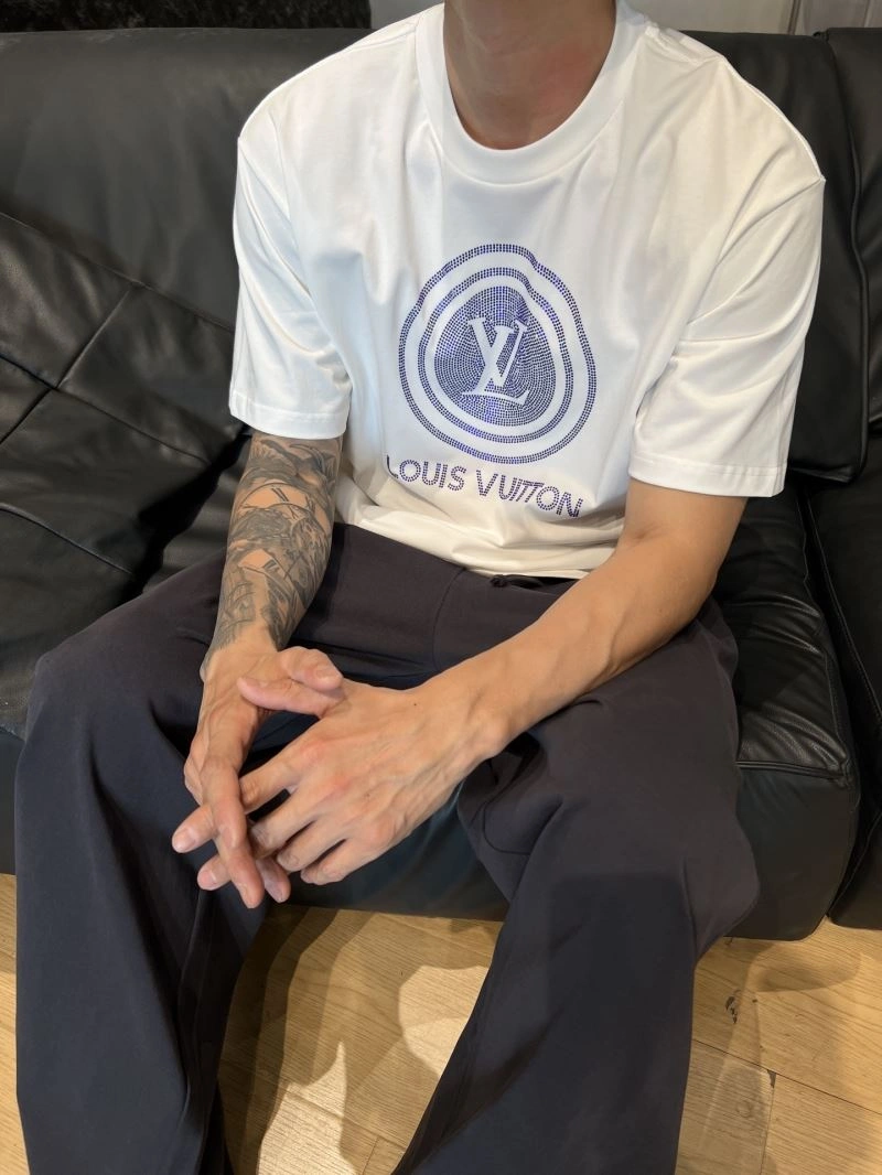 Top match Louis Vuitton T-Shirts
