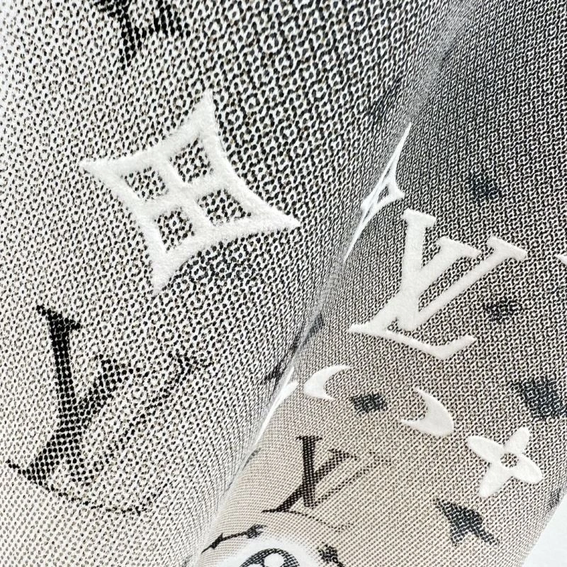 Inexpensive Louis Vuitton T-Shirts
