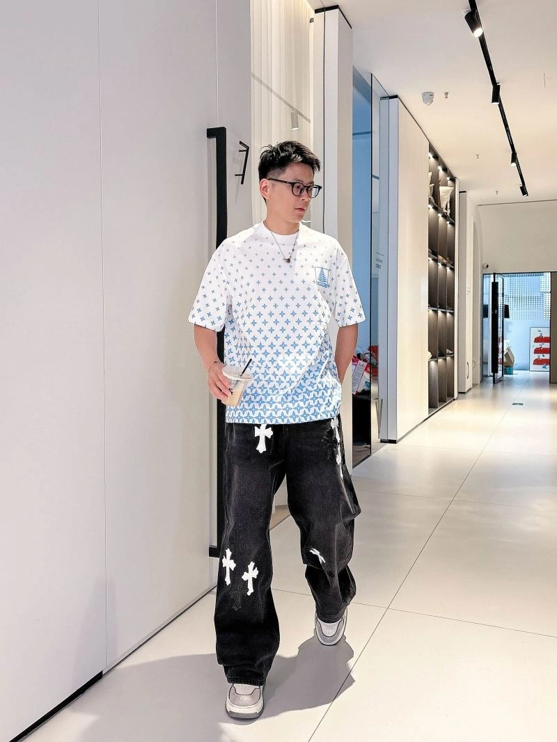Accurate model Louis Vuitton T-Shirts