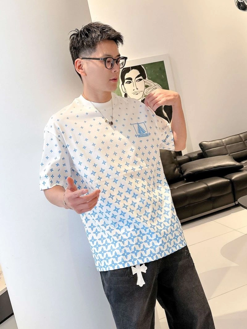 Accurate model Louis Vuitton T-Shirts