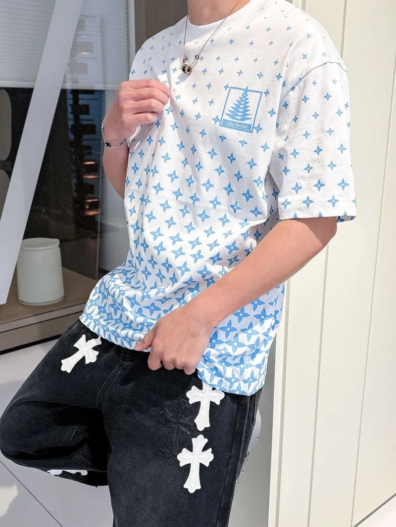 Accurate model Louis Vuitton T-Shirts