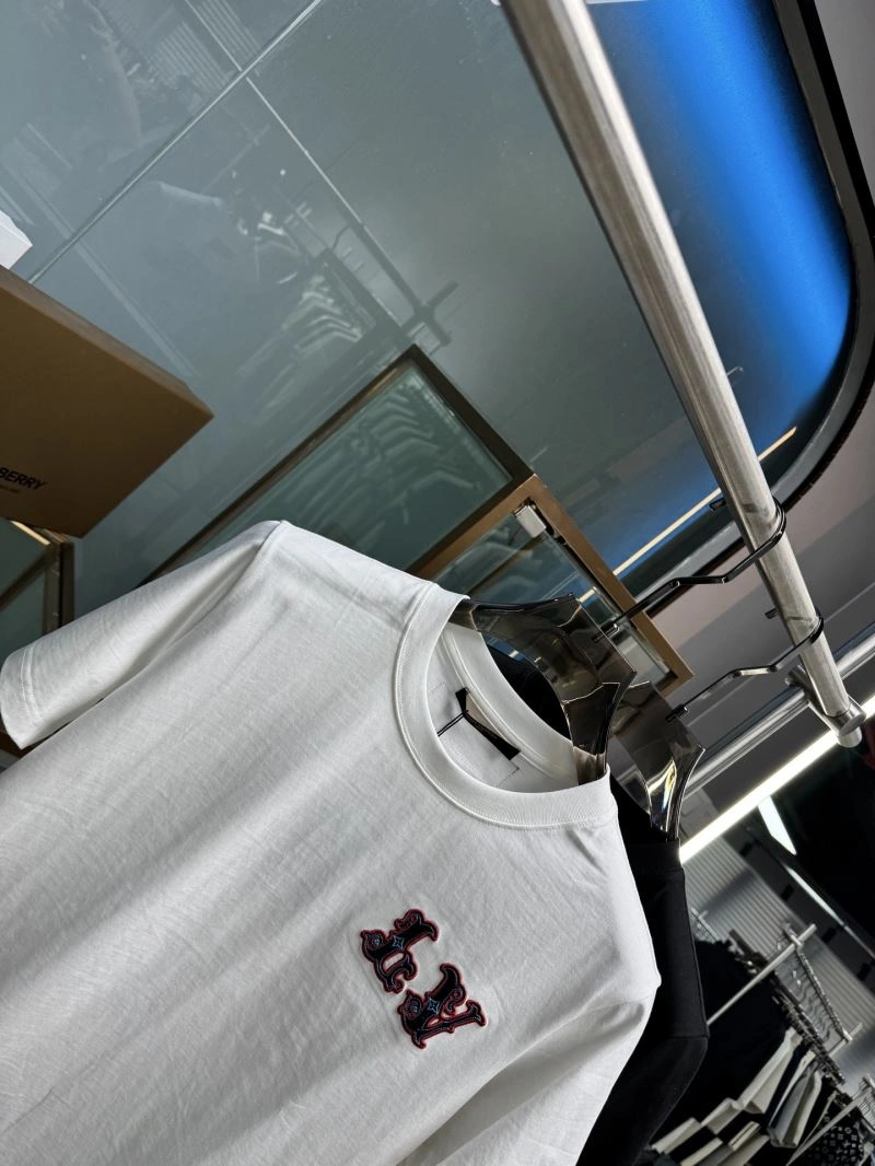 Exact replica Louis Vuitton T-Shirts