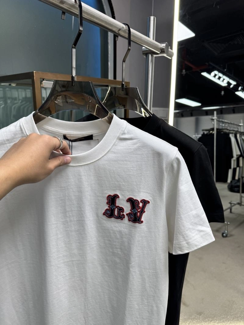 Exact replica Louis Vuitton T-Shirts