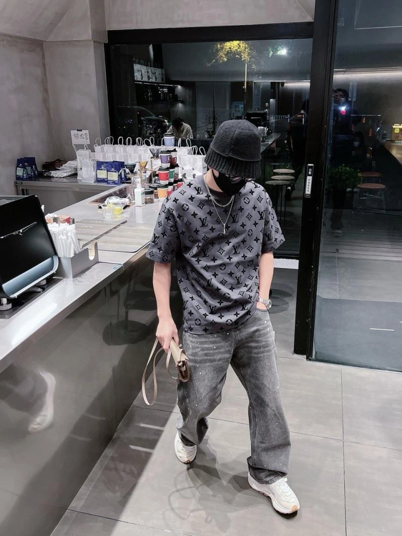 Economical Louis Vuitton T-Shirts