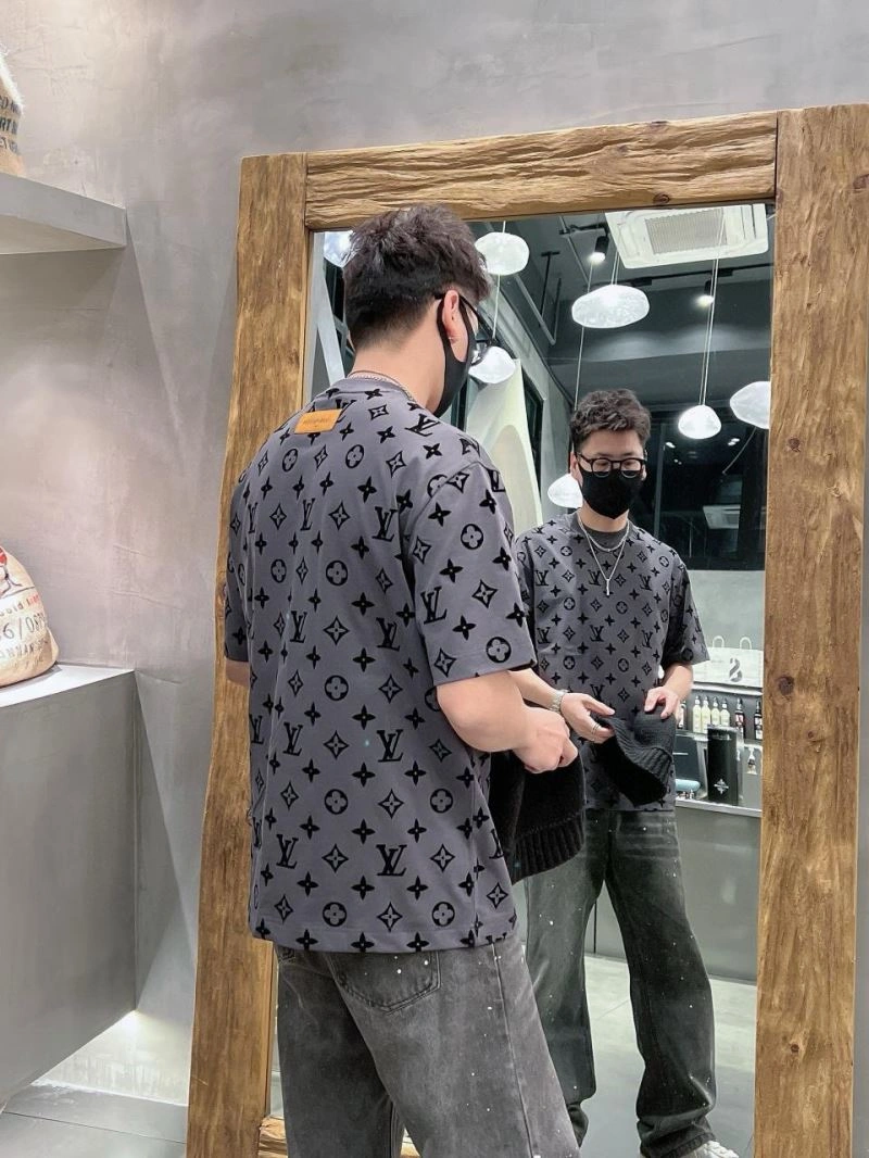 Economical Louis Vuitton T-Shirts