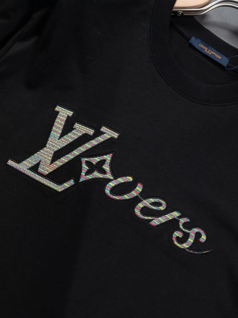 Accurate model Louis Vuitton T-Shirts