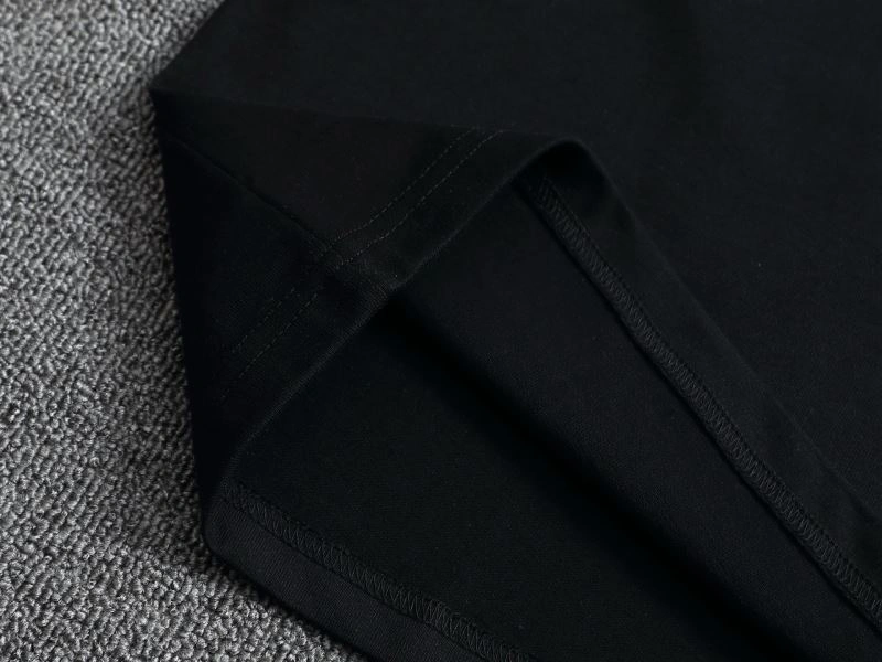 Indistinguishable Louis Vuitton T-Shirts