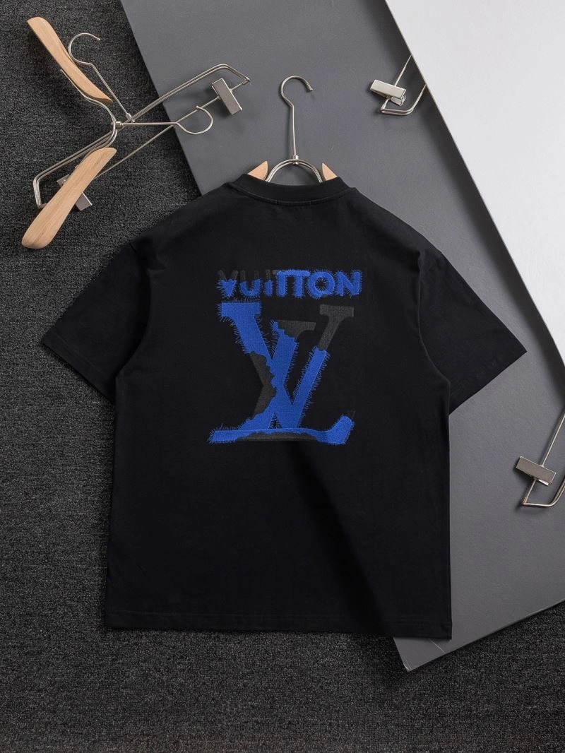 Accurate model Louis Vuitton T-Shirts