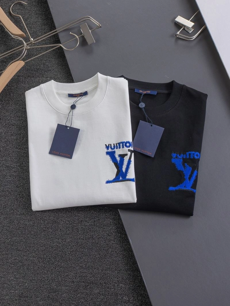 Accurate model Louis Vuitton T-Shirts