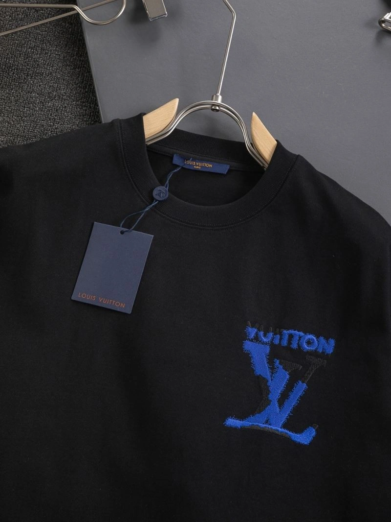 Accurate model Louis Vuitton T-Shirts