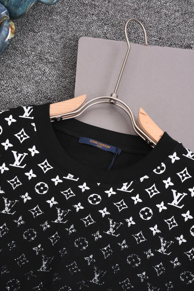 Low-cost Louis Vuitton T-Shirts