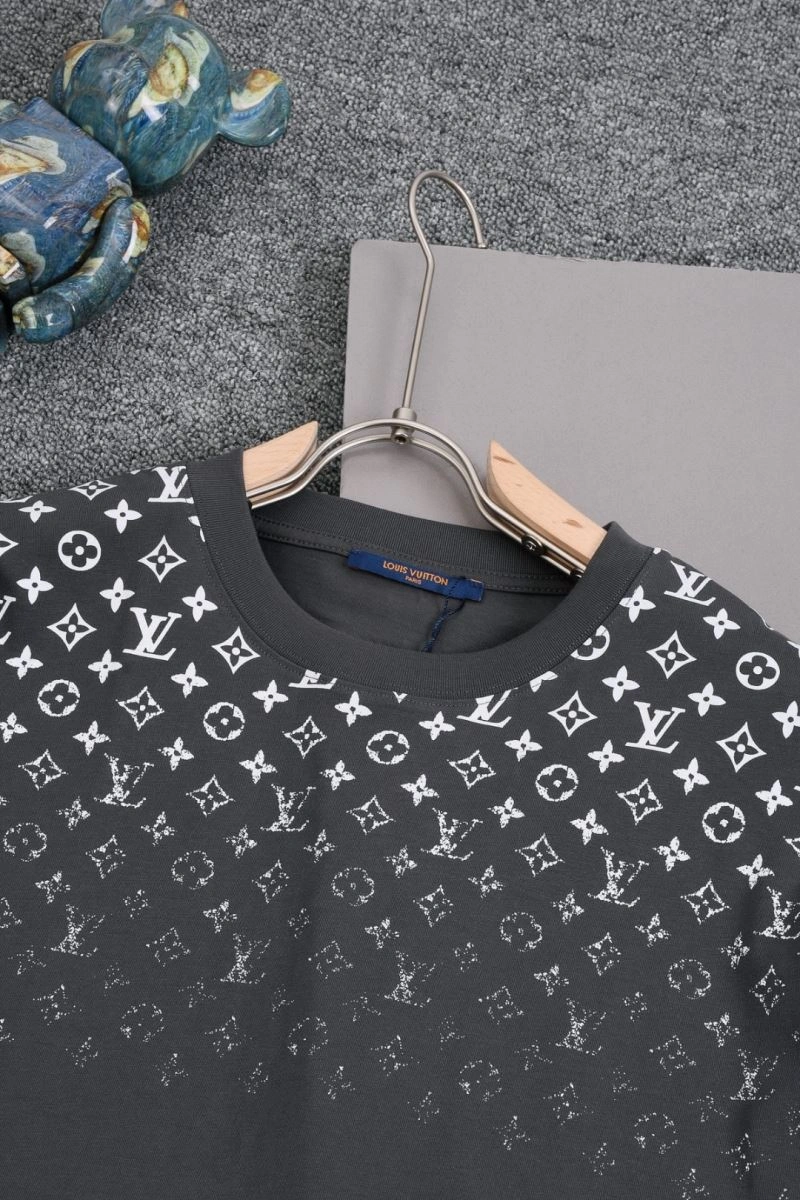 Indistinguishable Louis Vuitton T-Shirts